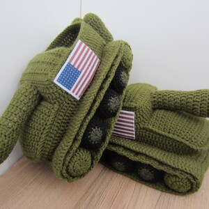 Crochet Tanque Militar, Boyfriend Gifts Funny, Funny Crochet Slipper ...