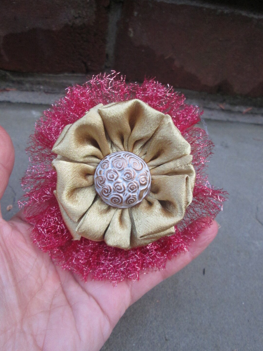 DELUXE COCKADE PIN Red Net Satin - Etsy