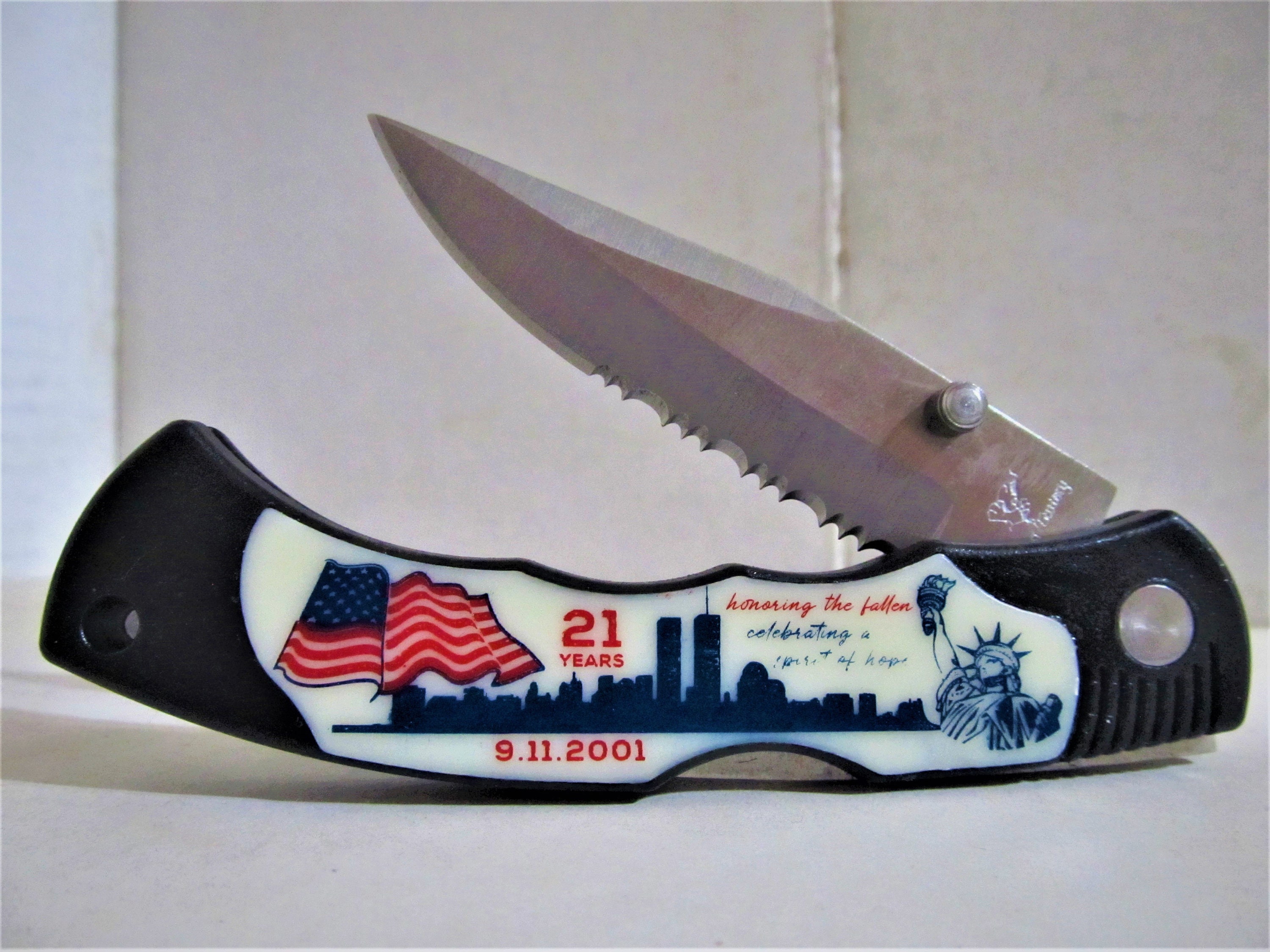 Frost Cutlery 15-235 " Road Runner... 9.11.2001 Disaster Insert" Pocket ...