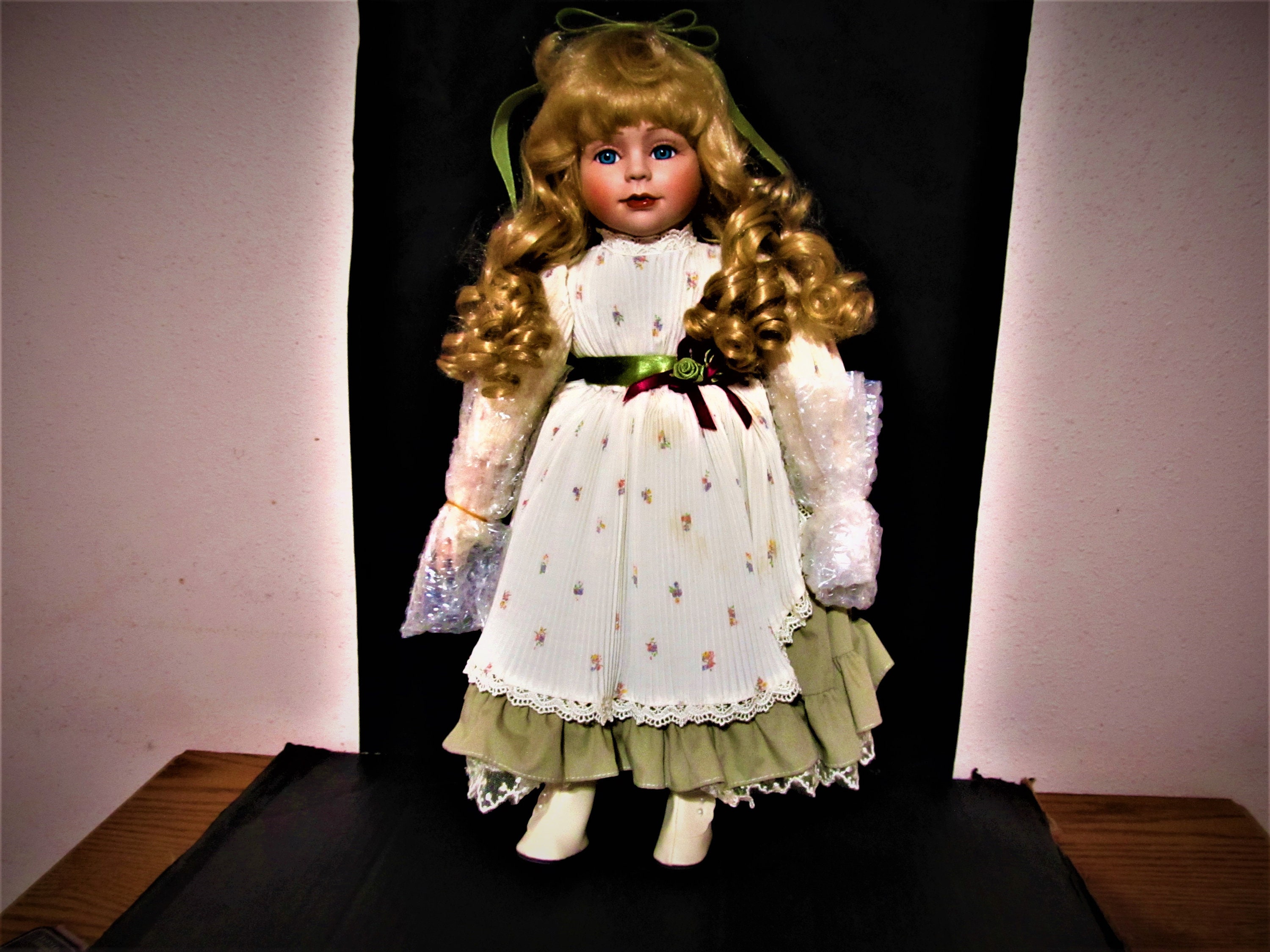 Westminister Porcelain Doll " Elizabeth" - Etsy