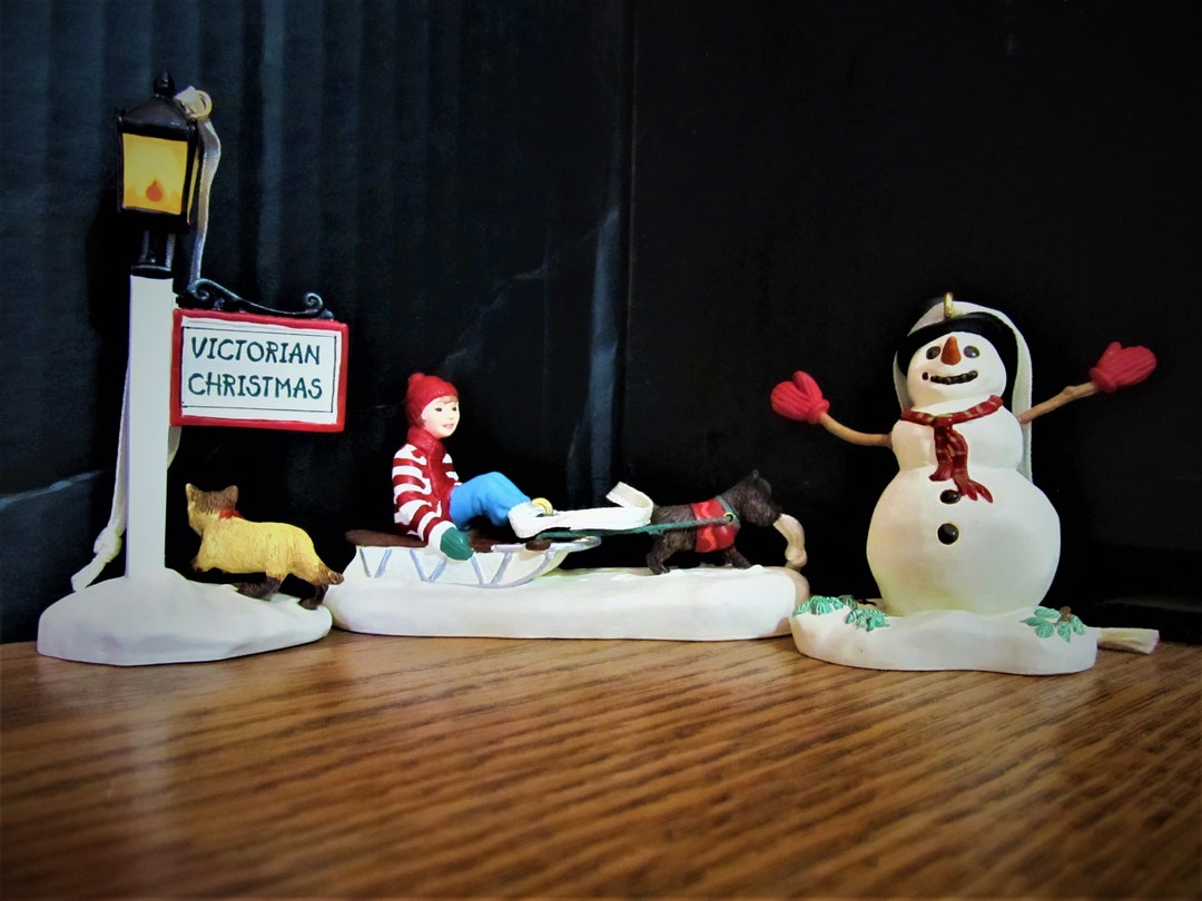 Hallmark Keepsake 2001 " Victorian Christmas Memories" Figurine ...