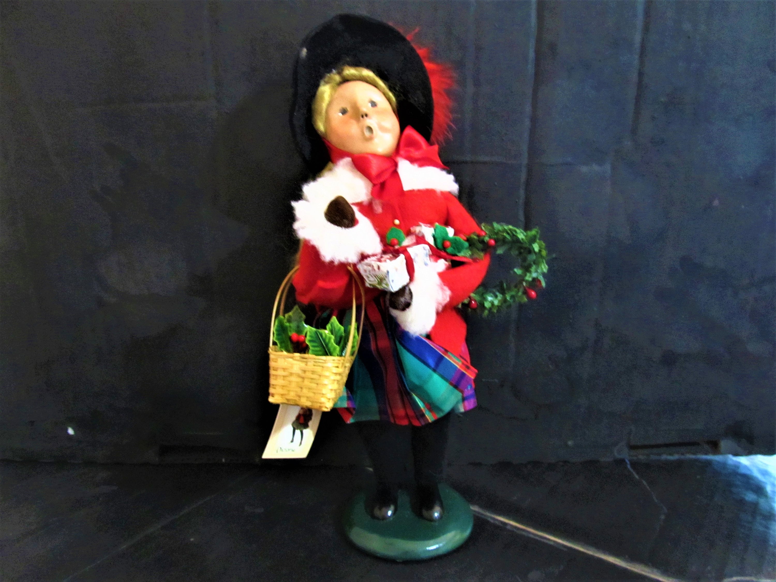 Byers' Choice the Carolers Series "christmas Illustrations Victoria ...