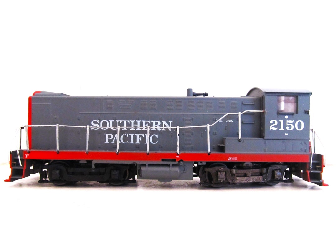 Athearn HO Scale Southern Pacific 2150 Locomotive Medel Train - Etsy