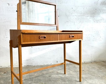 Blond MCM Art Deco Mid-century Vanity Makeup Dressing Table 1948 York ...