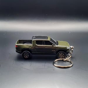 Rivian R1T Pickup Olive Green Keychain for Keys, Backpack, Clutch ...