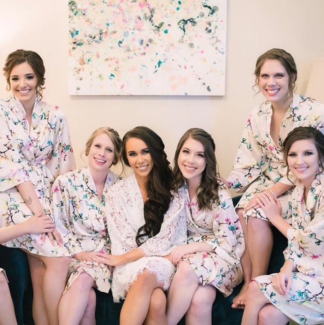 Set of 3 Bridesmaid Floral Robes for Getting Ready / Bridal Kimono ...