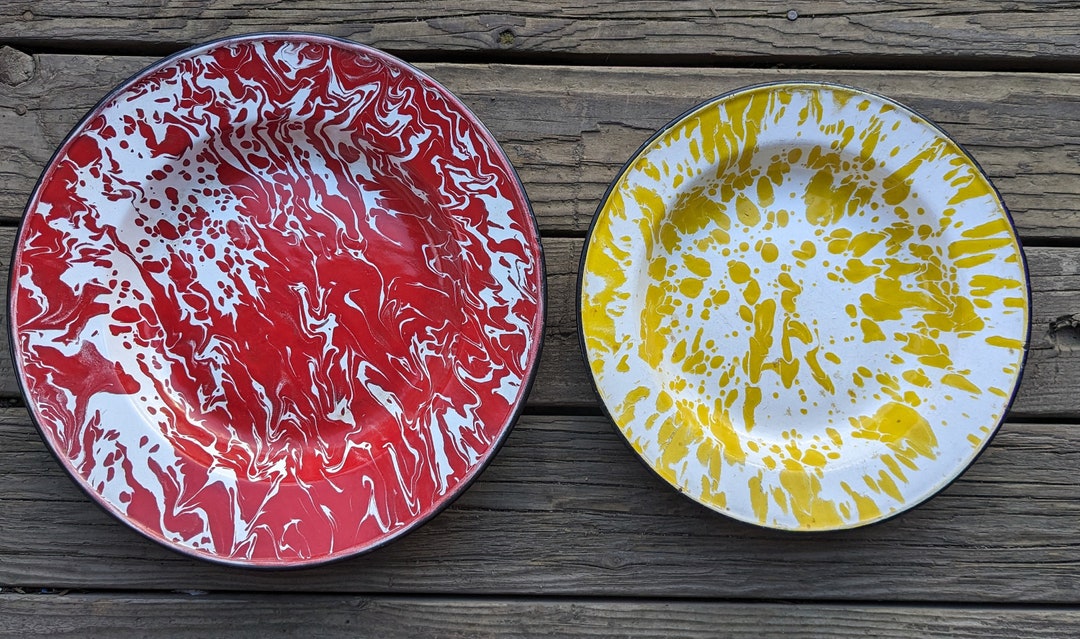 Vintage Graniteware Splatter Plates, Set of Two, Red 10" and Yellow 8 ...