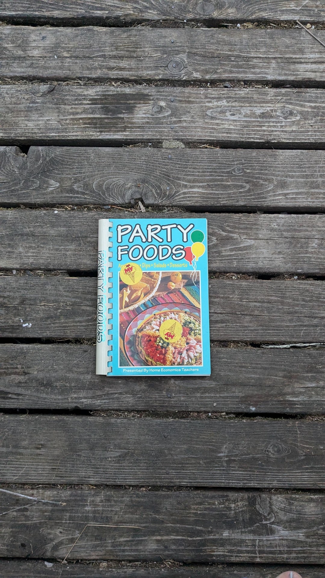 Fun,vintage 1995 "party Foods, Appetizers, Dips, Salads, Desserts ...