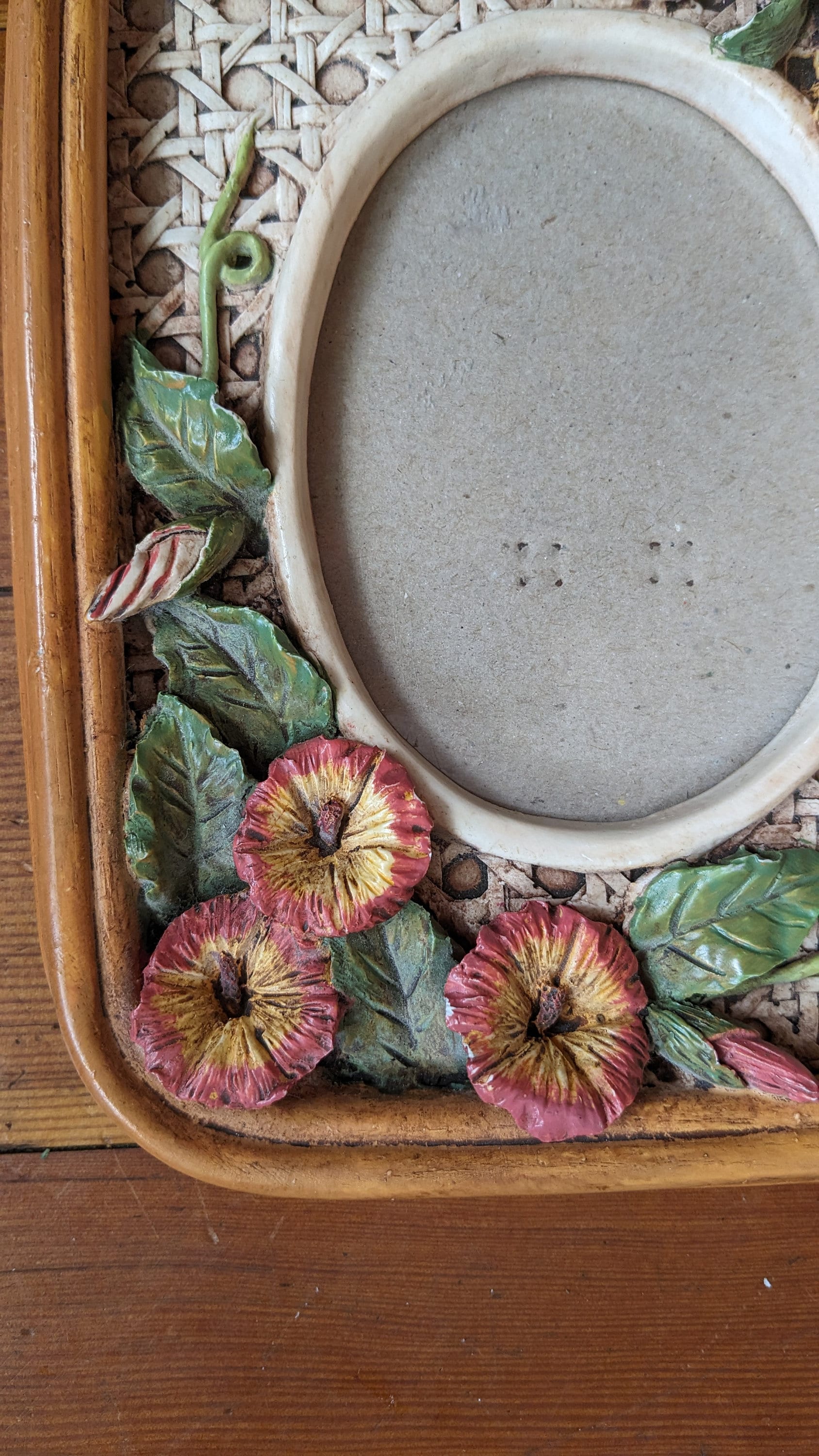 Vintage Flower and Wicker Rattan Picture Frame, Resin Frame, Kitschy ...