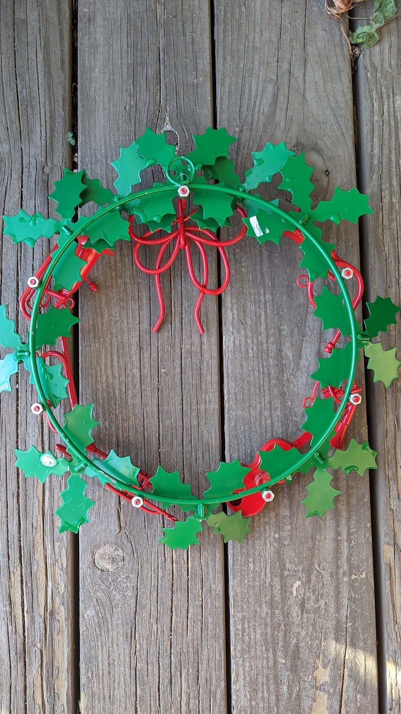 Vintage Metal Holly and Musical Instrument Holiday Wreath, Fun and ...