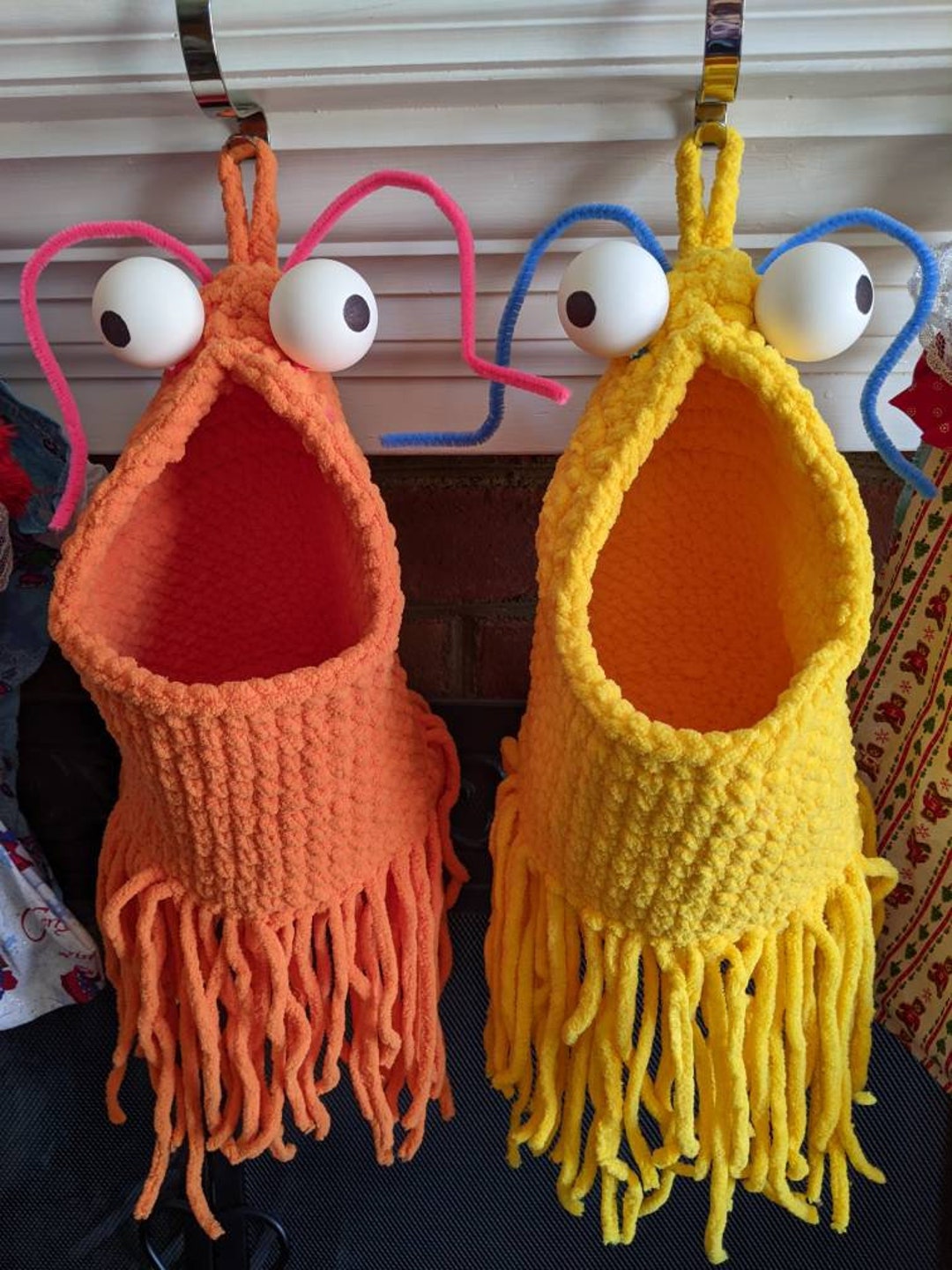 Multiple Colors~ Yip Yip Hanging Basket~ Martian - Etsy