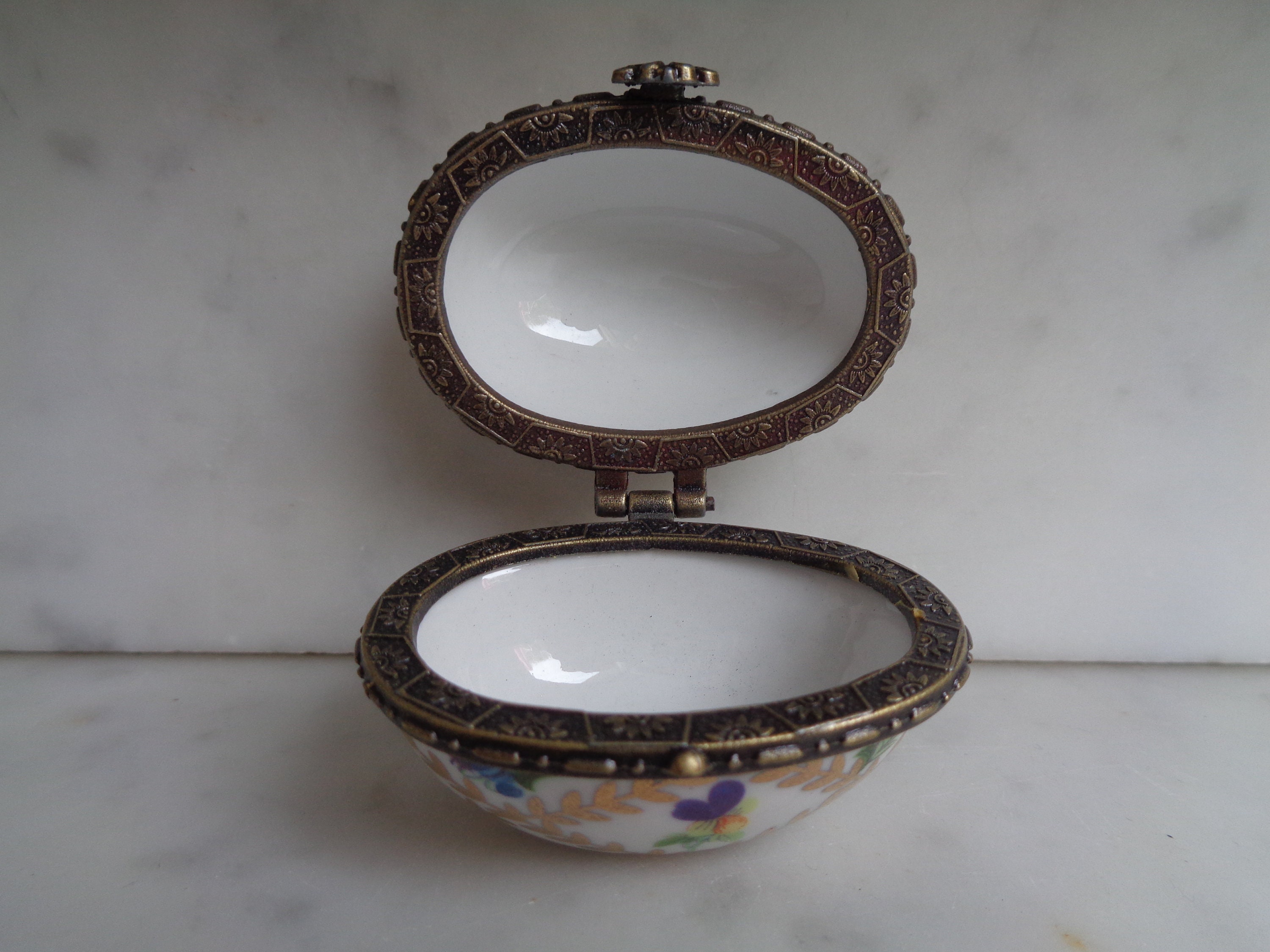 Porcelain Box Collection Vaseline Box in the Style of Buen - Etsy