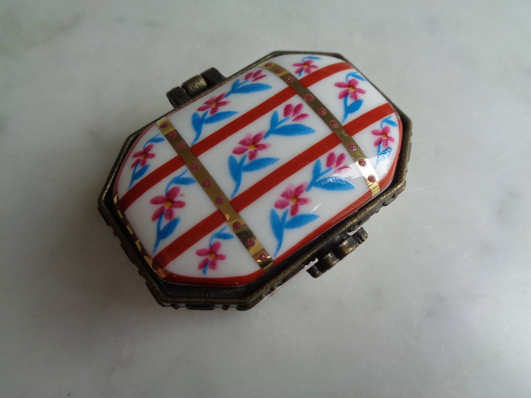 Porcelain Box, Collection, Wire Box in the Style of Spode 19th Century ...