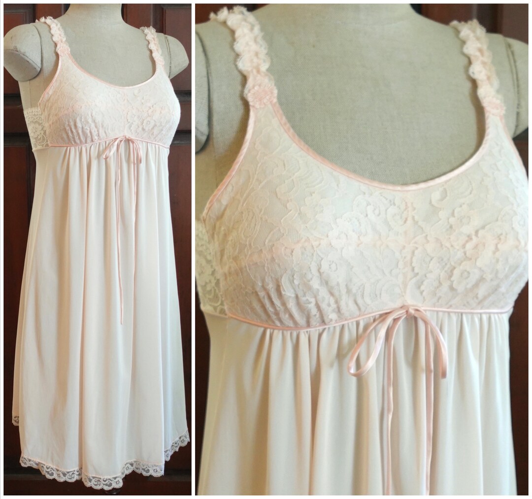 60s Night Gown Vanity Fair Padded Lace Bodice Ruffle Straps Nylon 32 ...