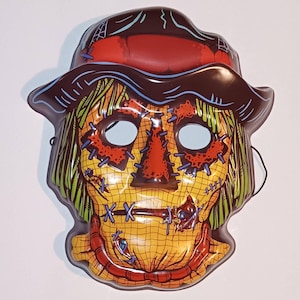 GOBLINHAUS Masks “stalker” - Vintage Style Plastic Halloween Mask / Ben ...