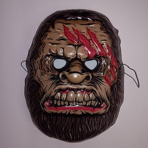 GOBLINHAUS Masks “hairy” - Vintage Style Plastic Halloween Mask / Ben ...