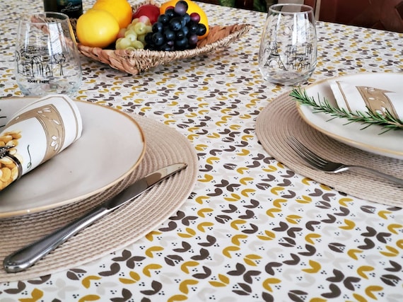 Fabric tablecloths for sale store