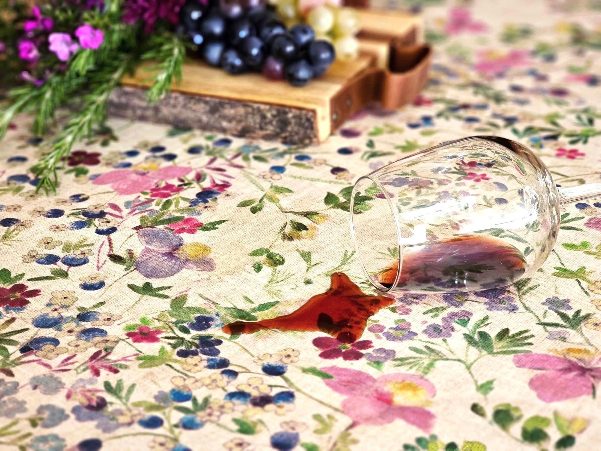 59in LUANA Round French Oilcloth French Country Wildflowers Tablecloths ...