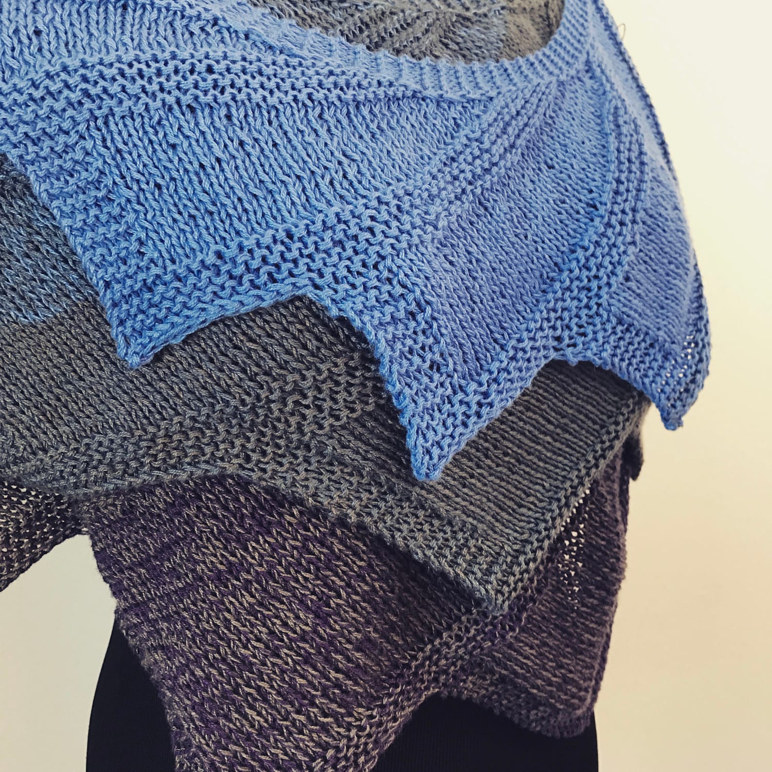 Short Row Knitting PATTERN Featuring Ombre Gradient and Variegated Yarn ...
