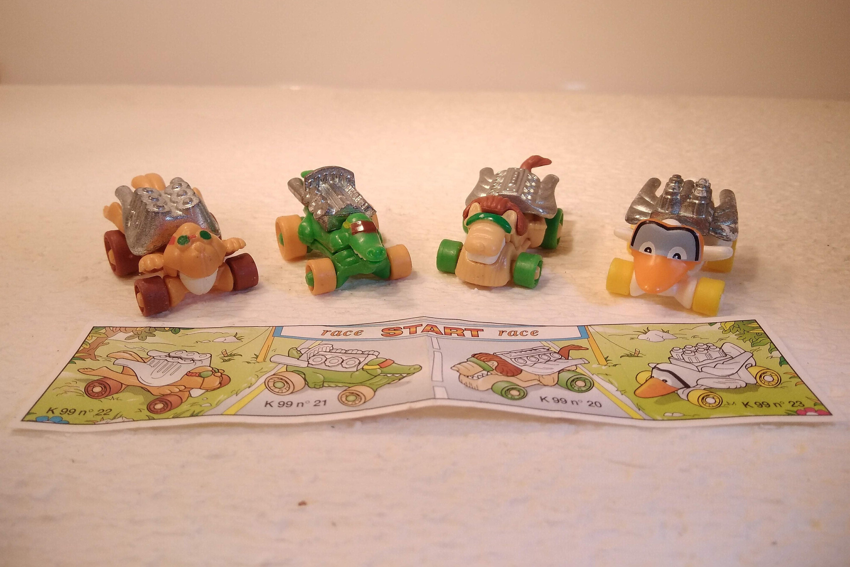 Kinder Sorpresa / Serie completa / 4 Dragsters / K 99 N 20, K 99 N 21 ...