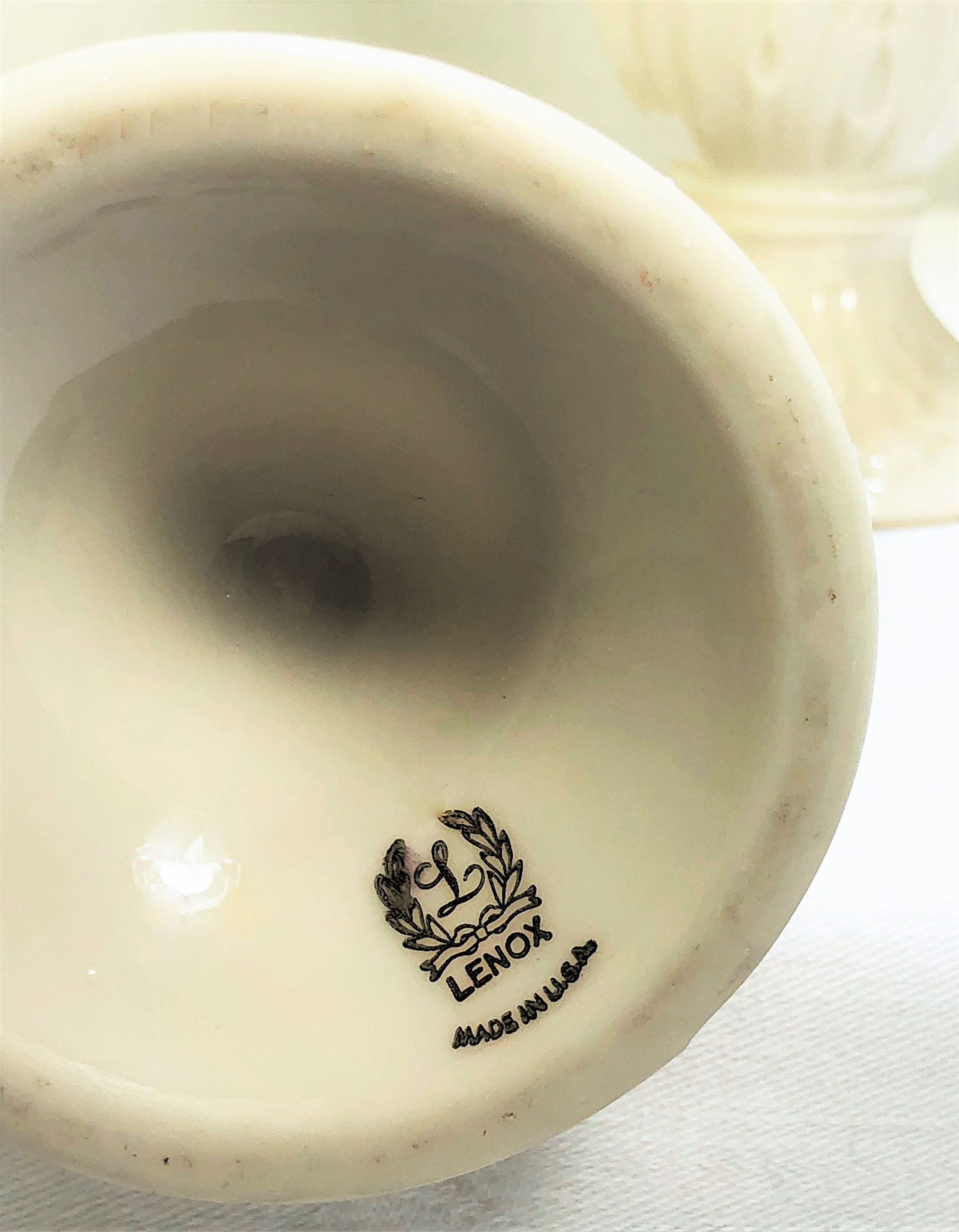 Lenox Florentine Collection Acanthus Leaf Bud Vase Made in USA Bone ...