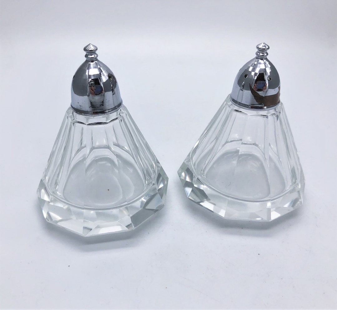 Pyramid Shaped Salt and Pepper Shaker Clear Glass Chrome Like Plastics ...