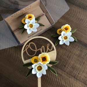 CAKE TOPPER / Felt Flower Birthday Cake Decoration / One Two - Etsy