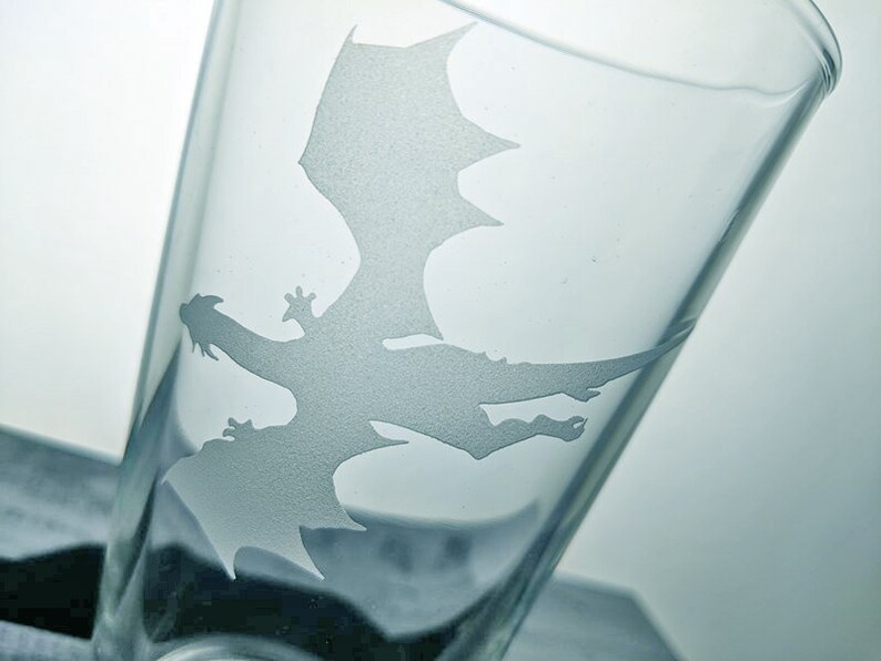 Dragon Glass - Wine Glassware - Mystical Creature - Pint - Pilsner ...