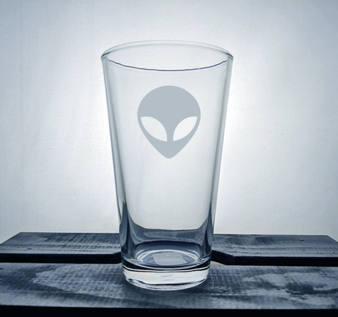 Alien Extraterrestrial Wine Pint Glass Engraved - Etsy