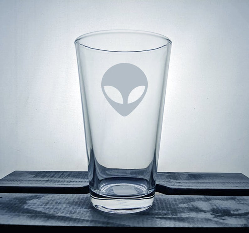 Alien Extraterrestrial Wine Pint Glass Engraved - Etsy