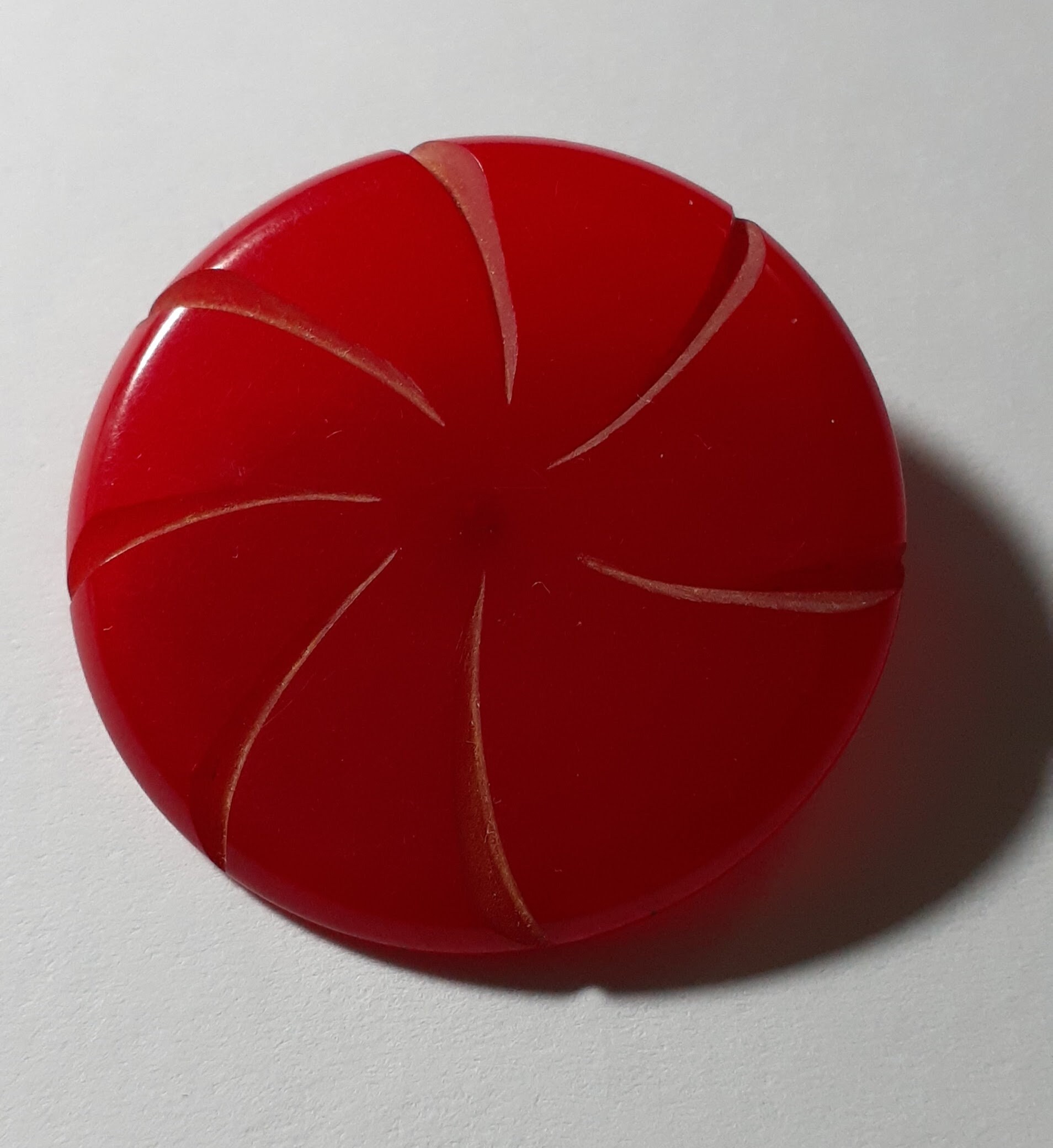 Vintage Red Bakelite Carved Button - Etsy