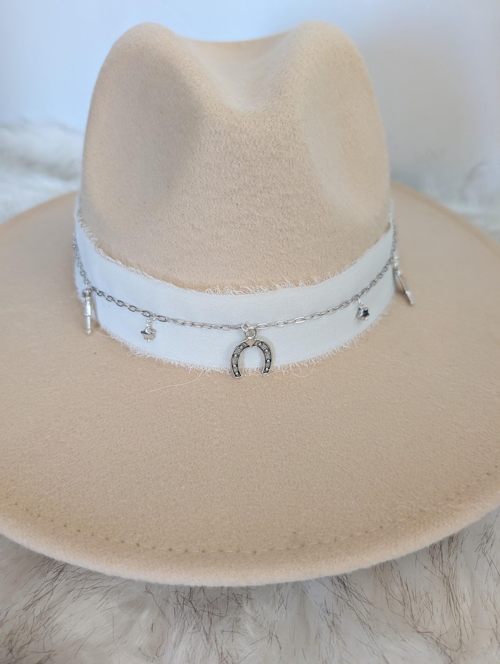 DIY Hat Band! Customize Your Favorite Hat With a Chain Hat Band / the ...