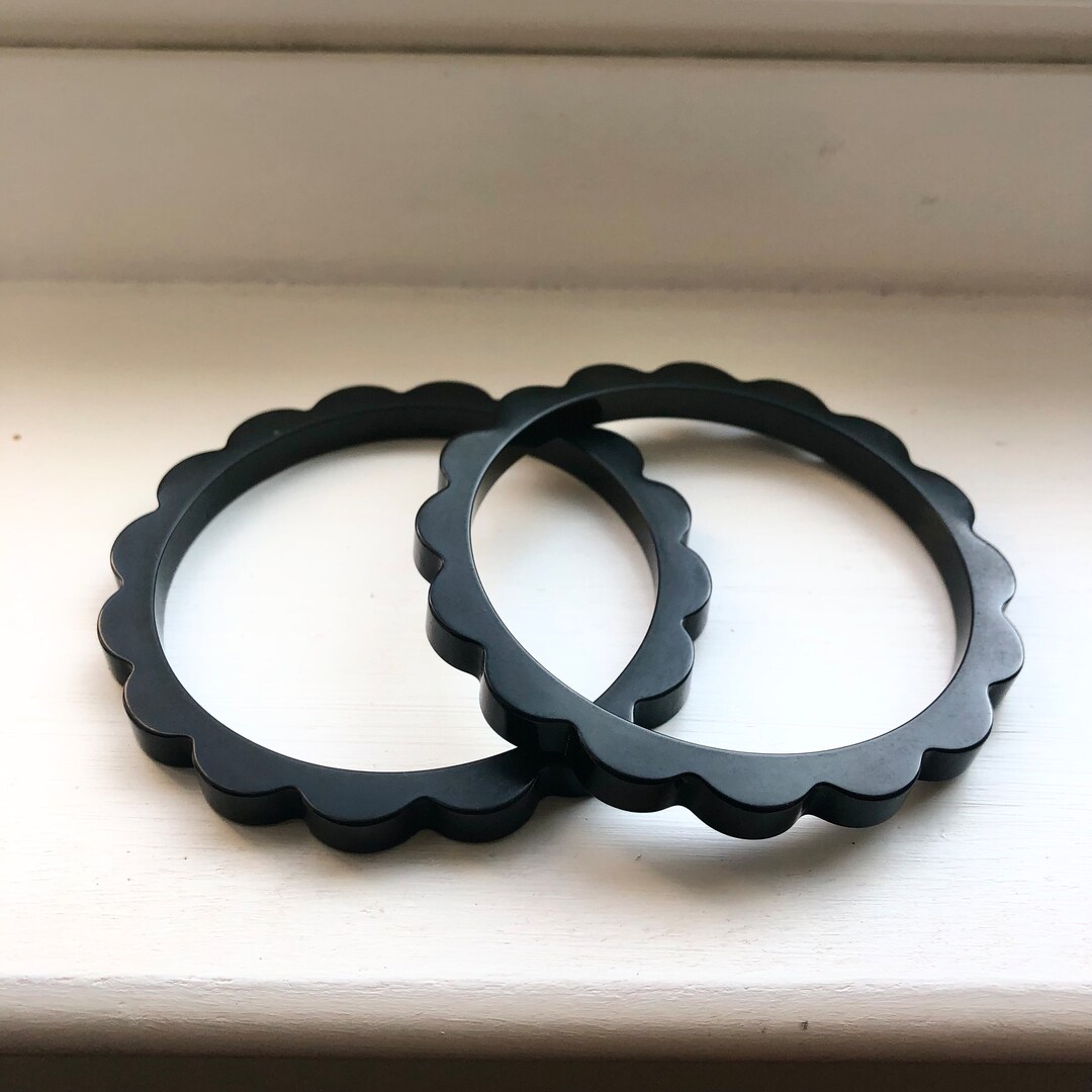 Pair of Bakelite Black Rare Daisy Cut Scalloped Spacer Bracelets ...