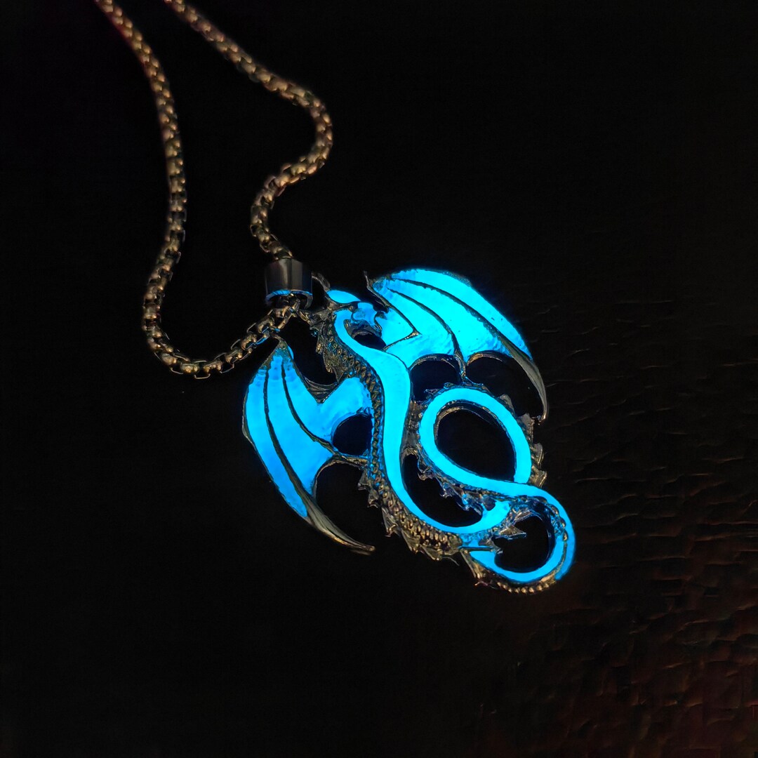Halloween Party Luminous Flying Dragon Pendant Glowing Dragon Necklace ...