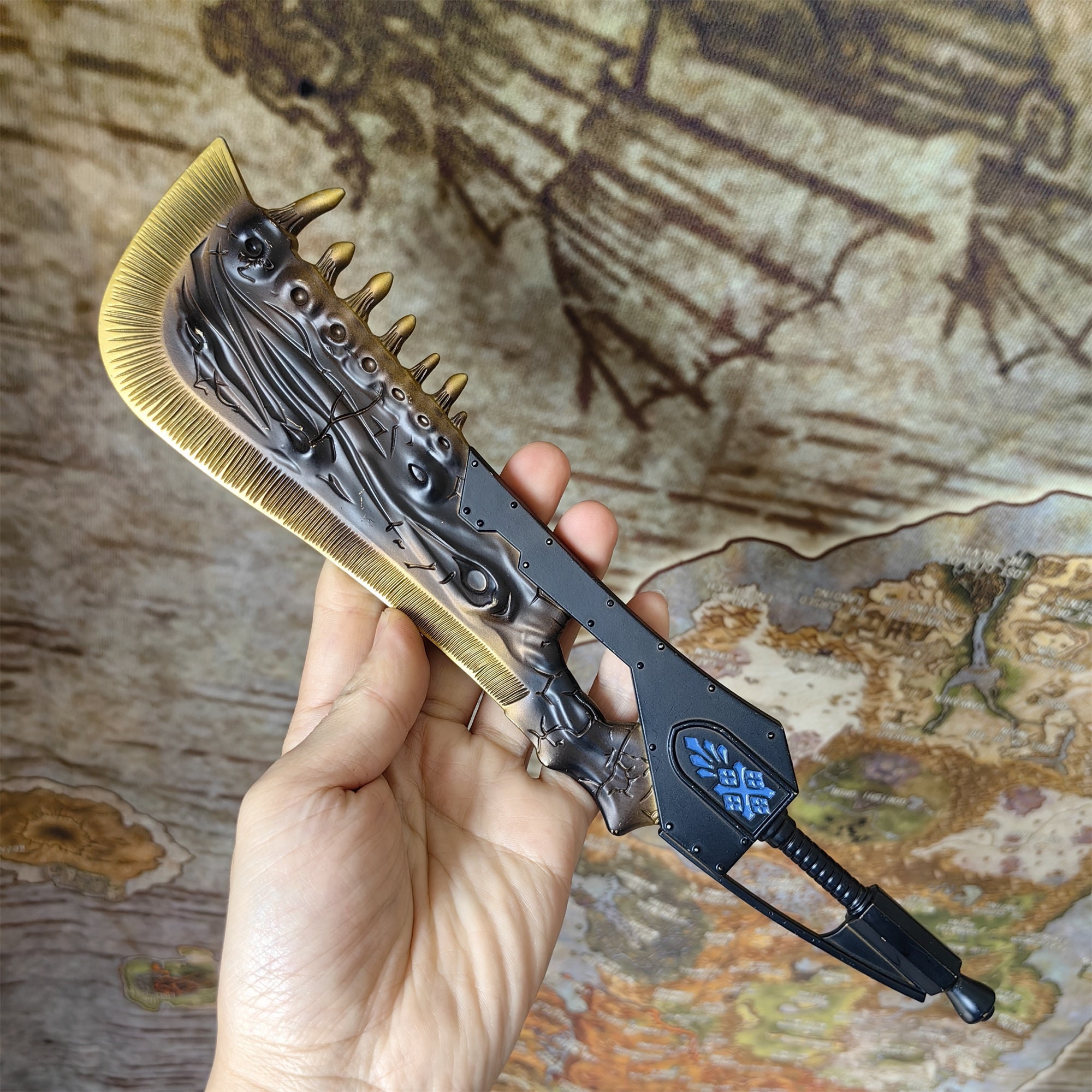 Hand-painted MHW Giant Jawblade Metal Replica: Cosplay Prop With Stand ...