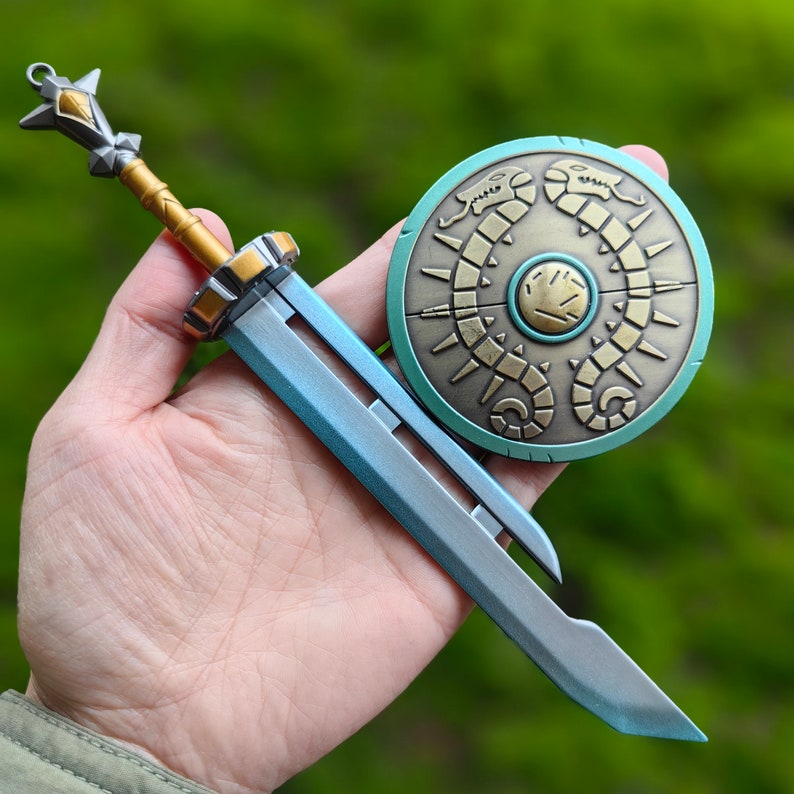 Link Razor Sword Traveler's Shield Tiny Zelda Master Sword Hylian ...