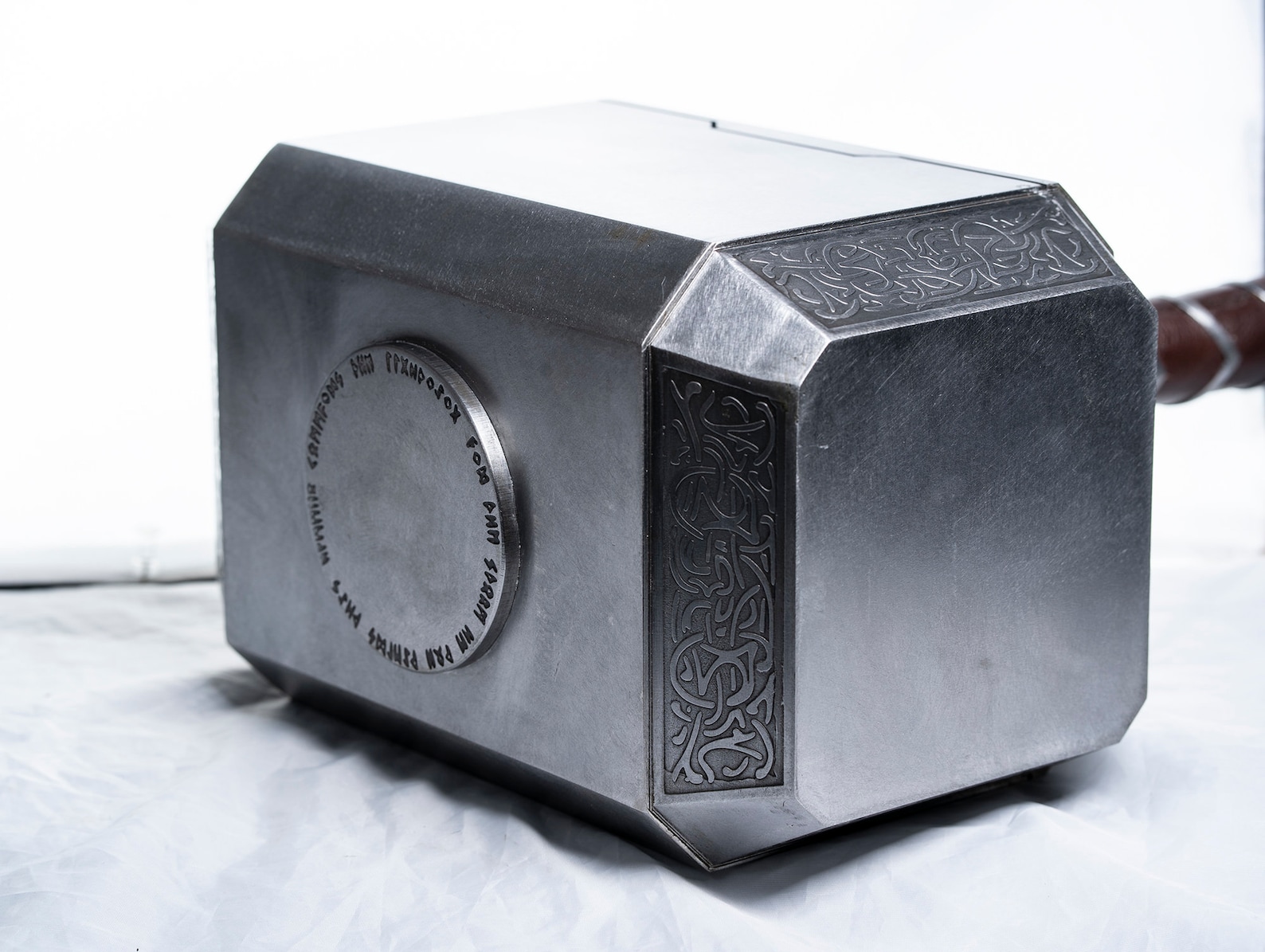 Thor's Hammer Mjolnir Replica From Thor: the Dark World/avengers 2 ...