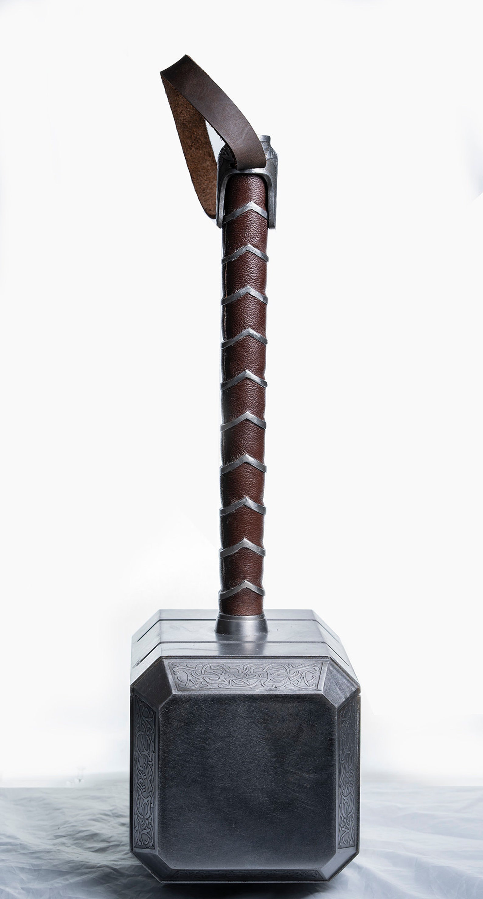 Thor's Hammer Mjolnir Replica From Thor: the Dark World/avengers 2 ...