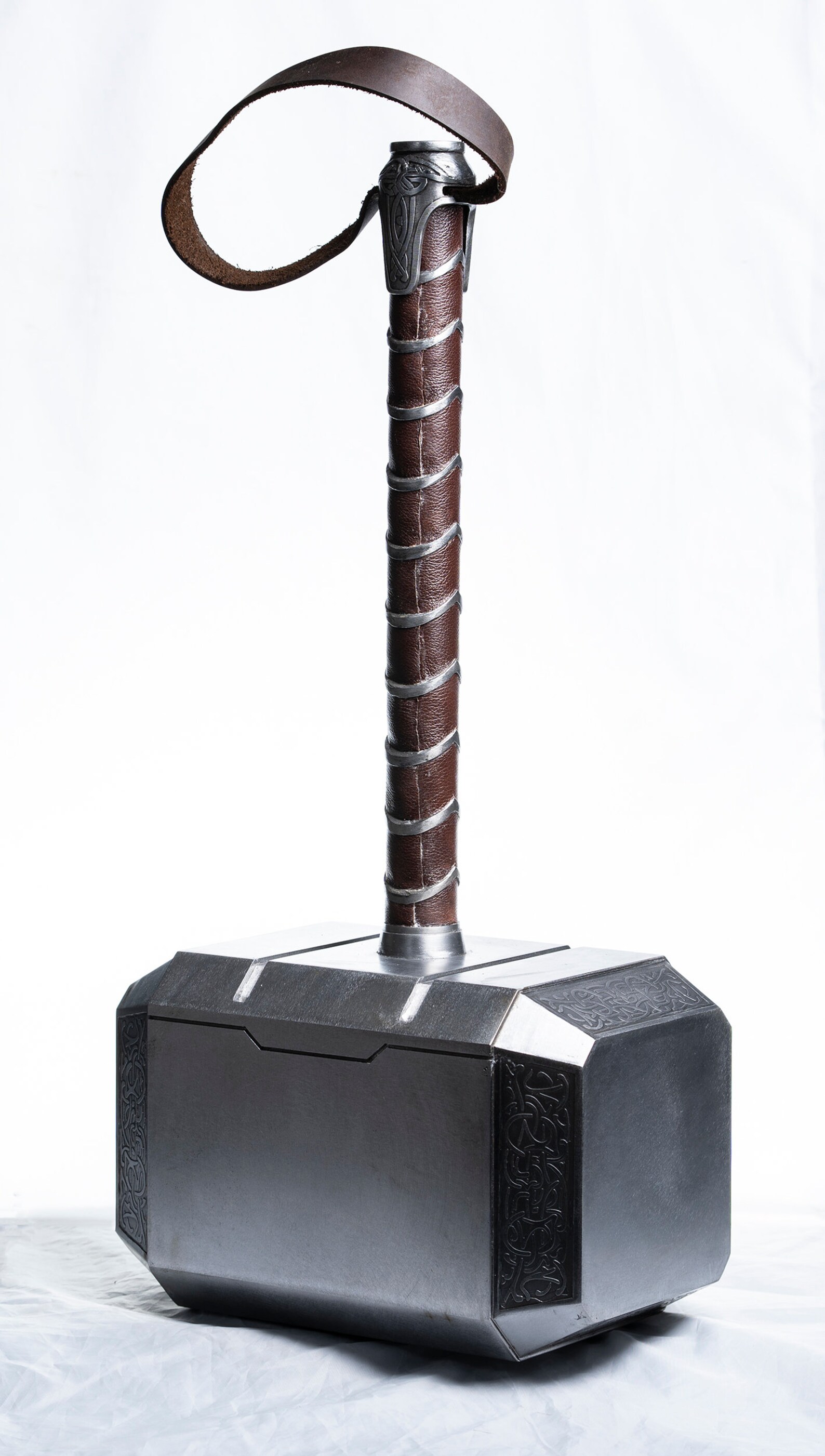 Réplica de Mjolnir del martillo de Thor de Thor: The Dark World ...