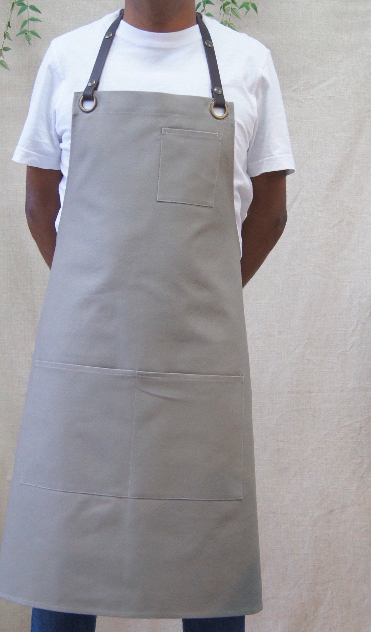 Butcher apron in fabric and leather straps