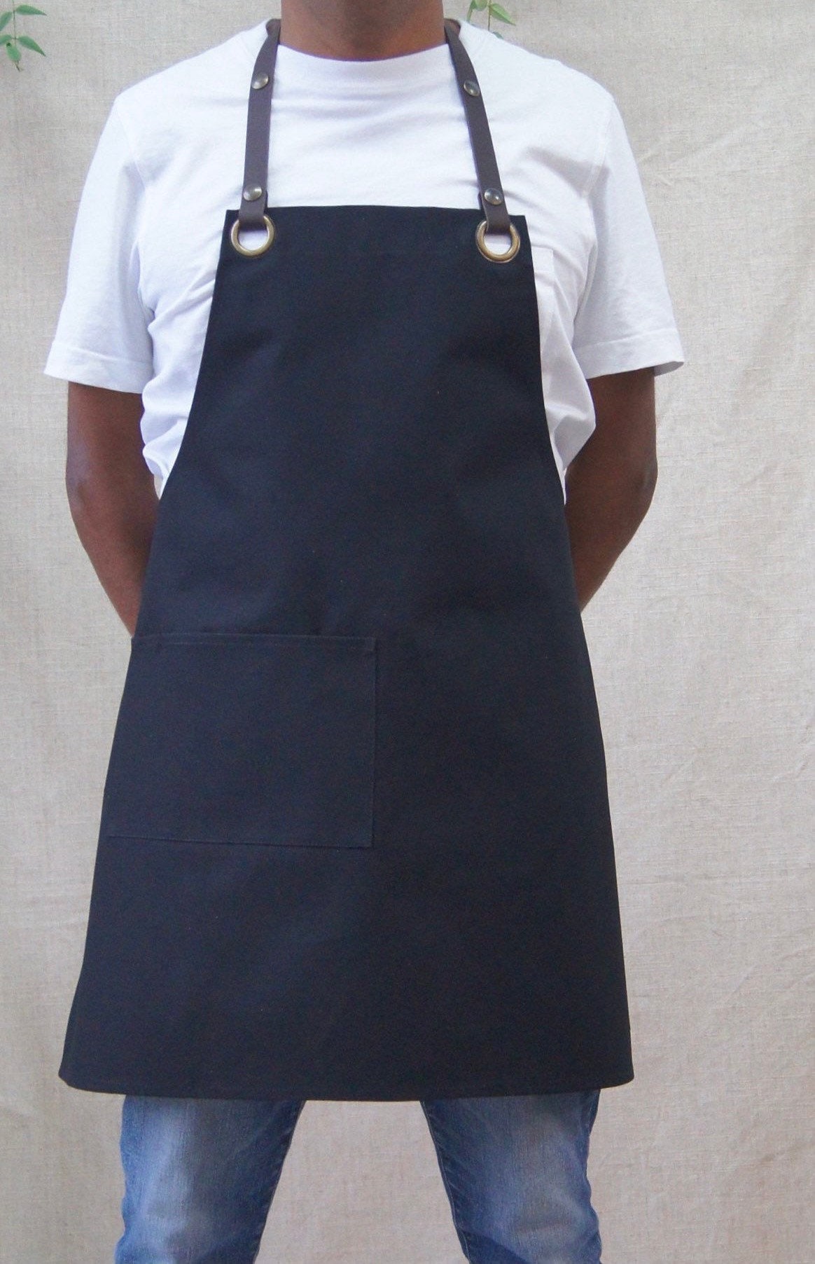Fabric waiter apron with leather straps