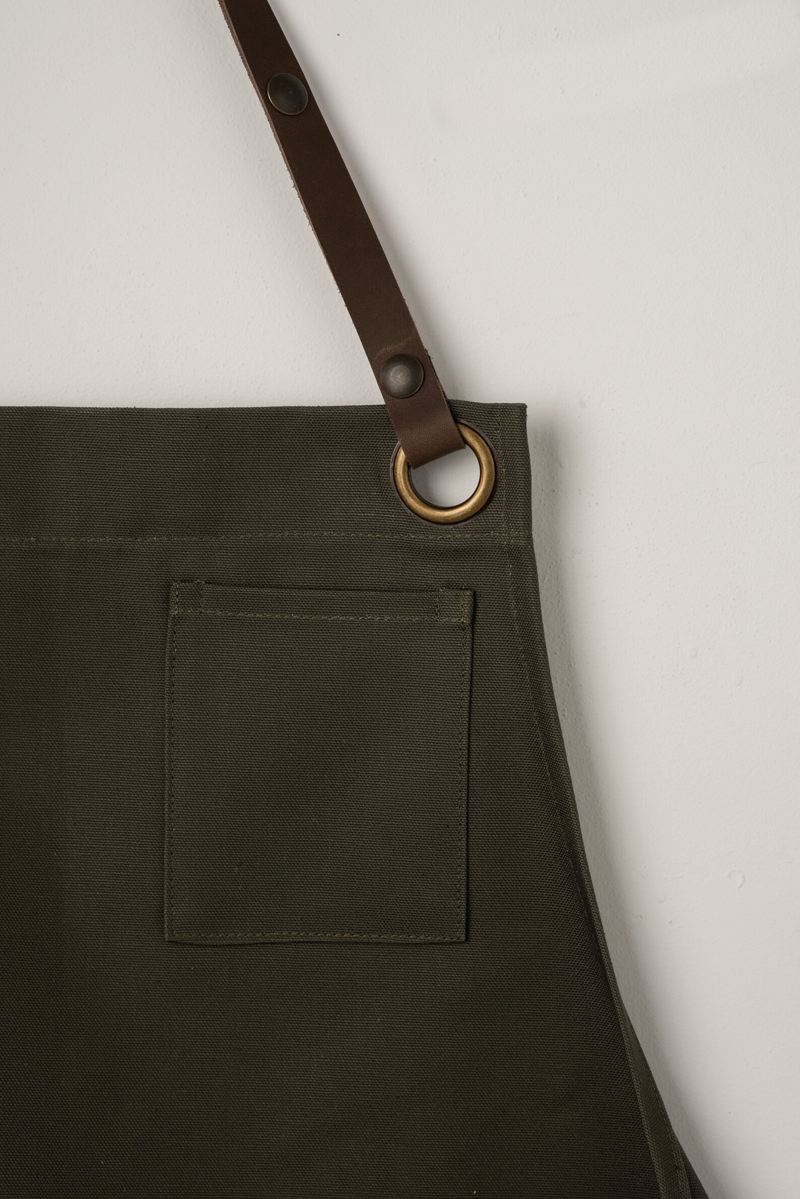 Butcher's Apron in Fabric and Leather Straps - Etsy