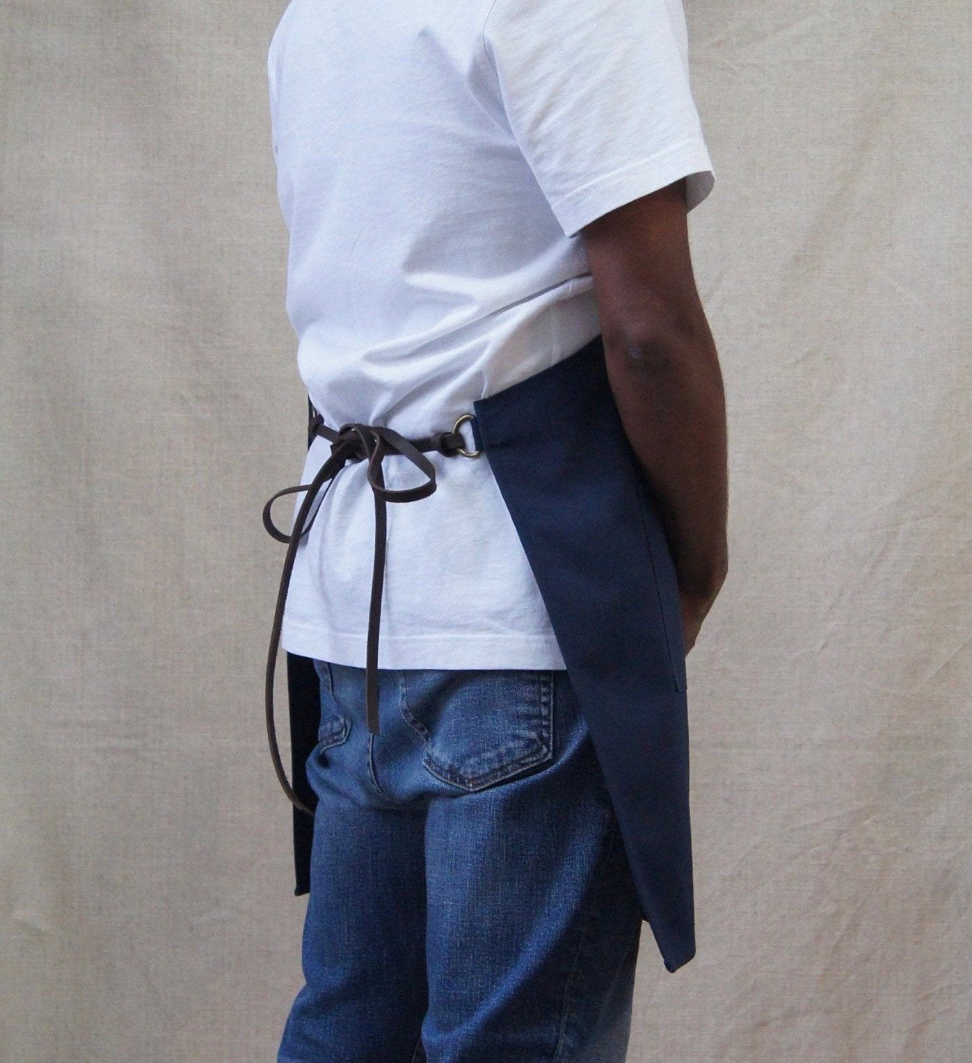 Fabric waiter apron with leather straps