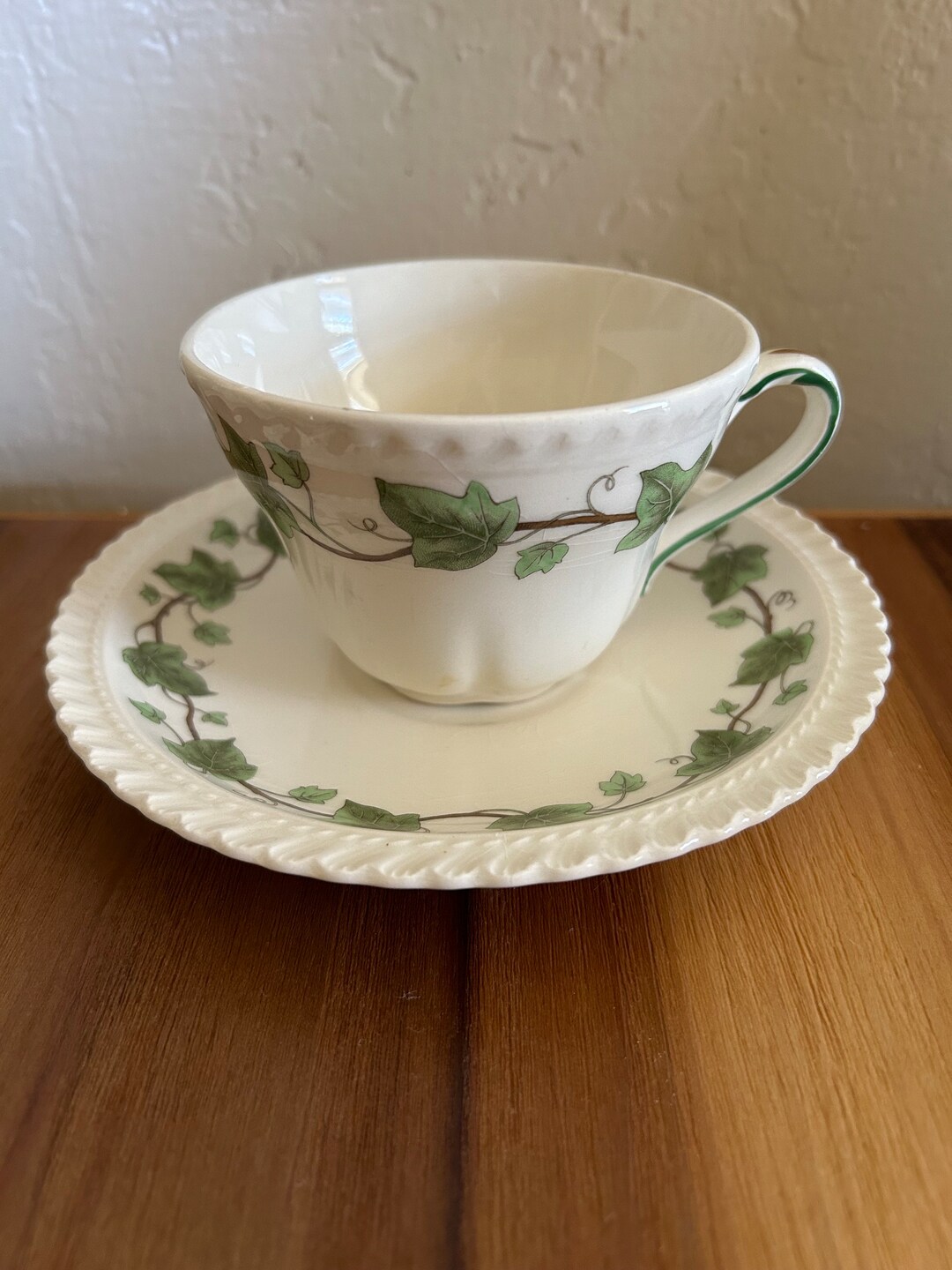 Harper Oldest Pottery in America Royal Gadroon Ivy 7 - Etsy