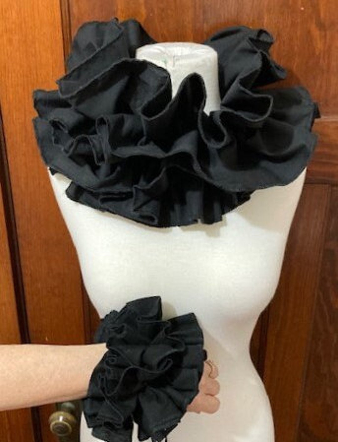 Adult Clown/renaissance Ruff Collar and Cuffs Black Ruffle Costume ...
