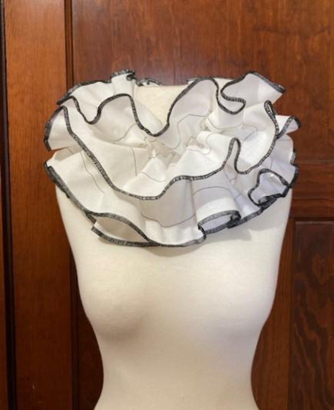 Collar/cuff Set Clown/renaissance Ruffle . Black and White Collar - Etsy
