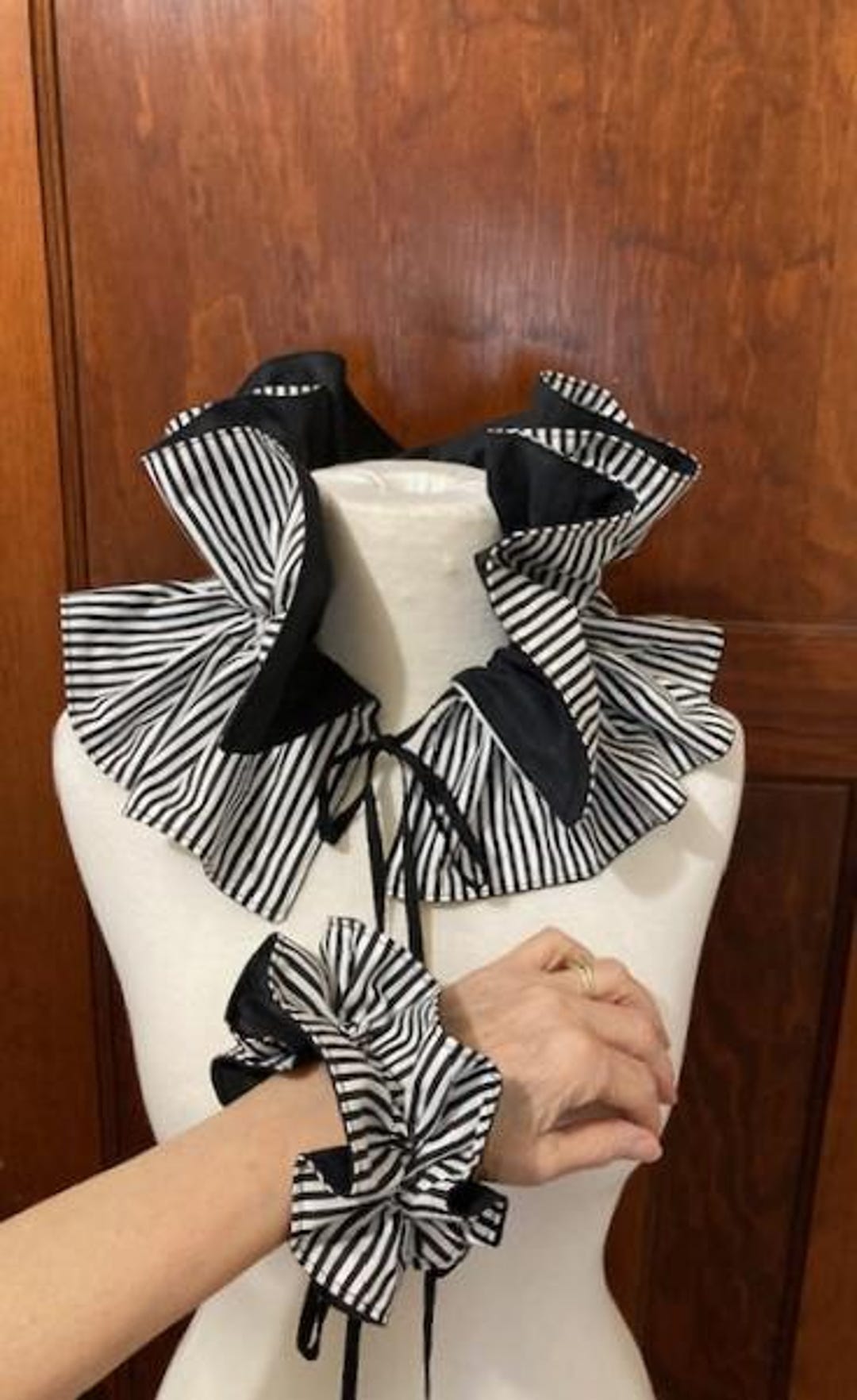 Adult Clown/renaissance Ruff Collar and Cuff Set Black and White - Etsy