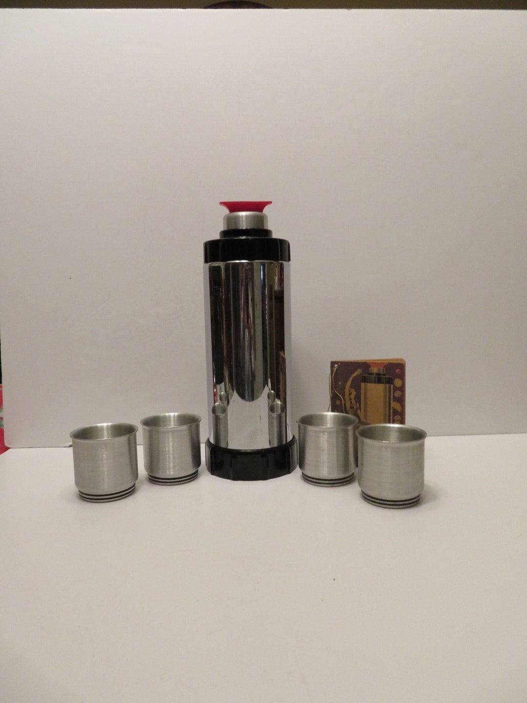 1934 Tipple Tipps Red & Black Bakelite Chrome Cocktail Shaker W ...