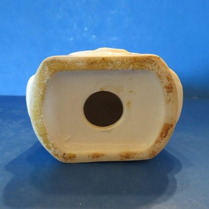 Fine A Quality - England Angel Mimics the Queen - She Wears a Beautiful ...