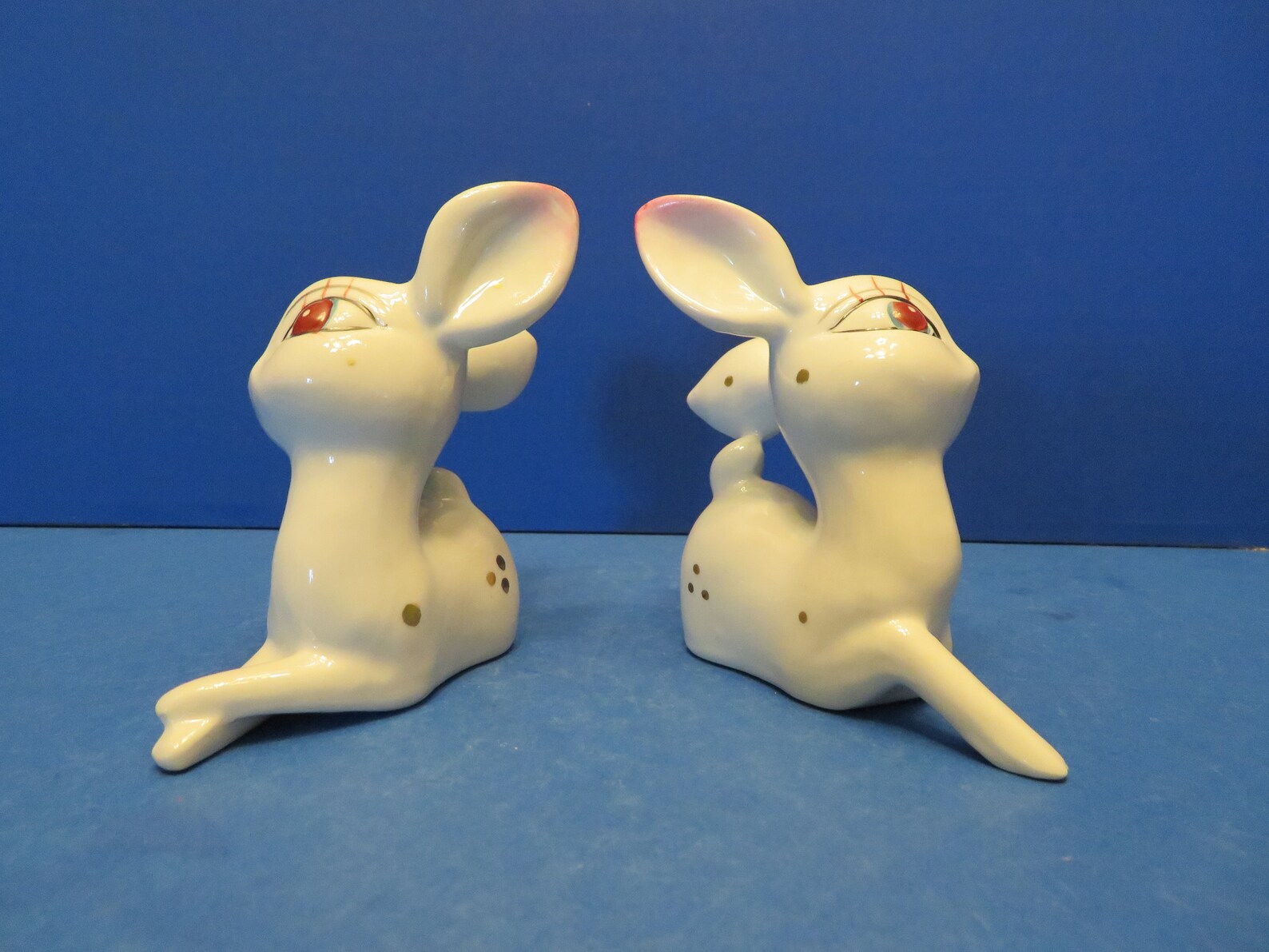 Vintage Japan Snow White Reindeer With Gold Spots and Gold Nose Detail ...